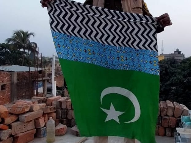 Flag resembling Pakistan hoisted in Purnia, Suspicious flag hoisted in ...