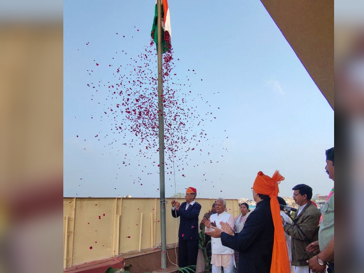 Cabinet Minister Pratap Singh Khachariawas hoisted the flag, 55 talents ...