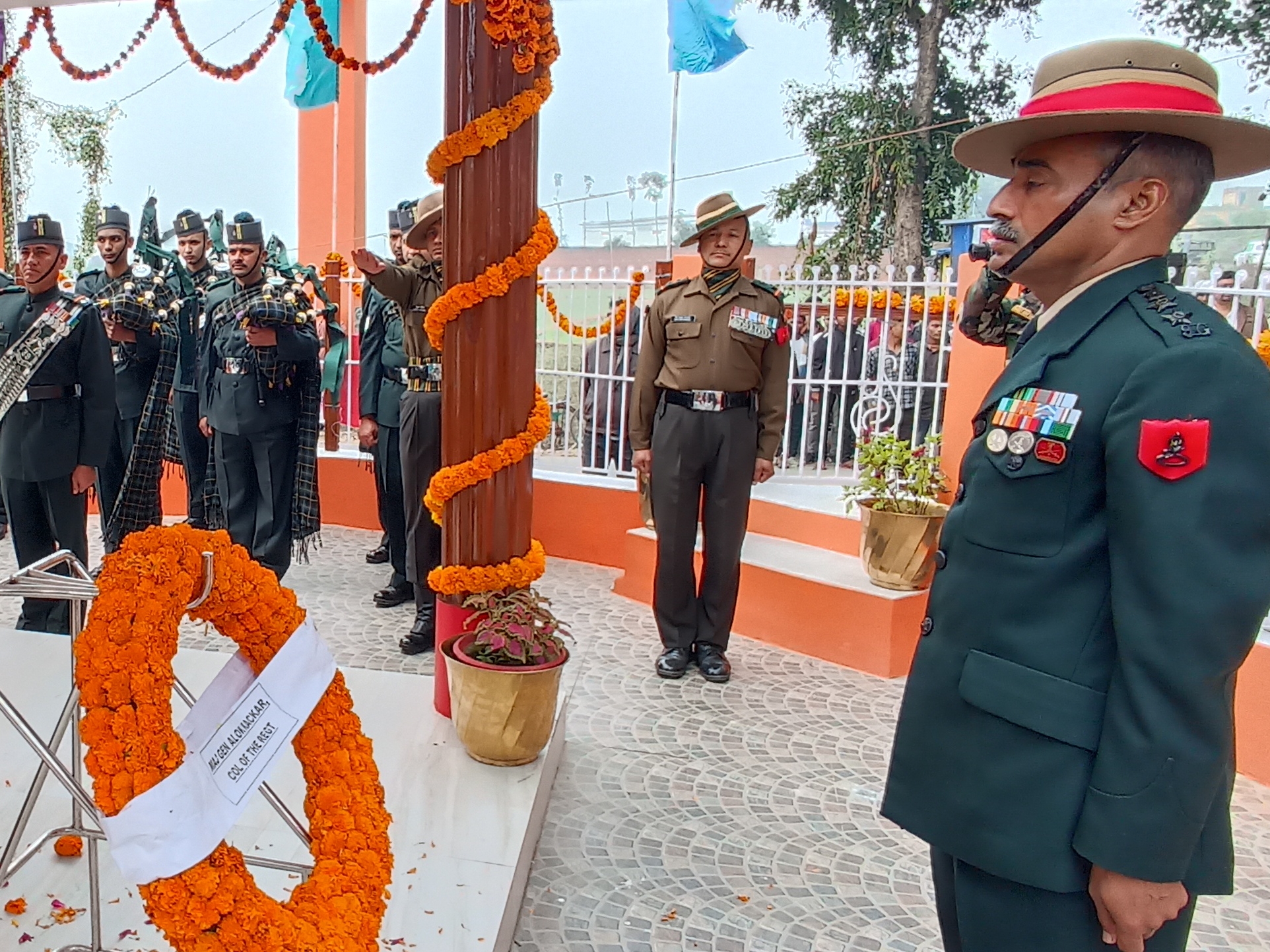 Military officers paid tribute to the martyr, martyrdom was also ...