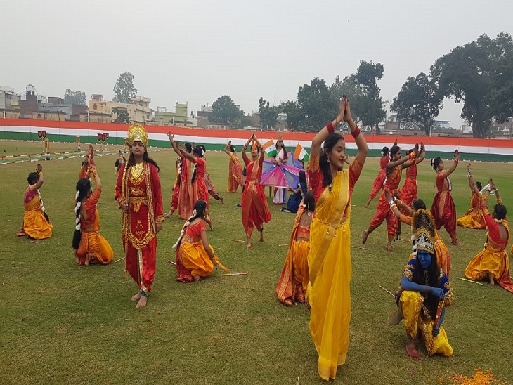 From police line to schools in Azamgarh, Independence Day celebrations ...