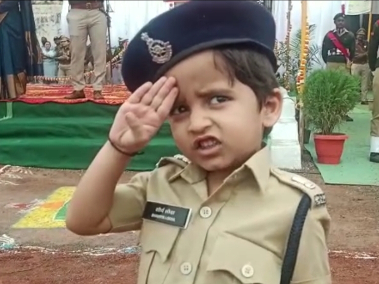 4-year-old Shaurya said innocently - I will grow up to become a police ...