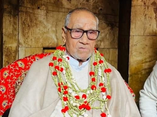 Una : Dera Baba Rudranand Ashram, Dhuna burning continuously since 1850 ...