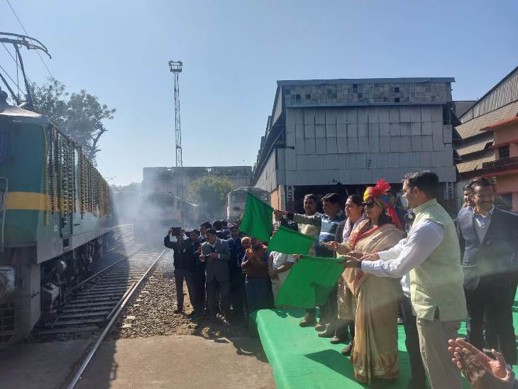 First electric engine in Diesel Shed started in 1972, 3 more will be ...