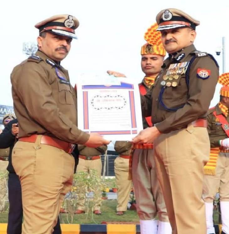 DGP gave citation to the team that killed Gauri Yadav | डकैत को गोली ...