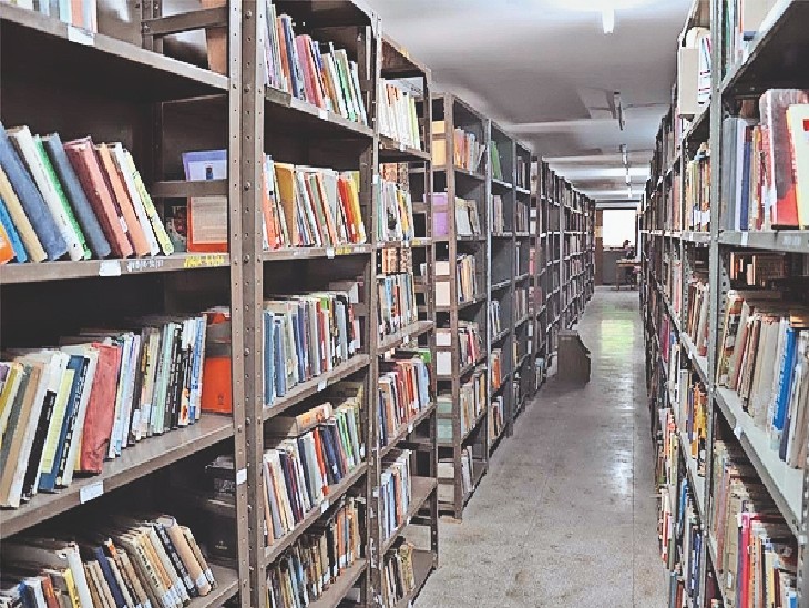 No one to handle 60 thousand books in PG college library, recruitment ...