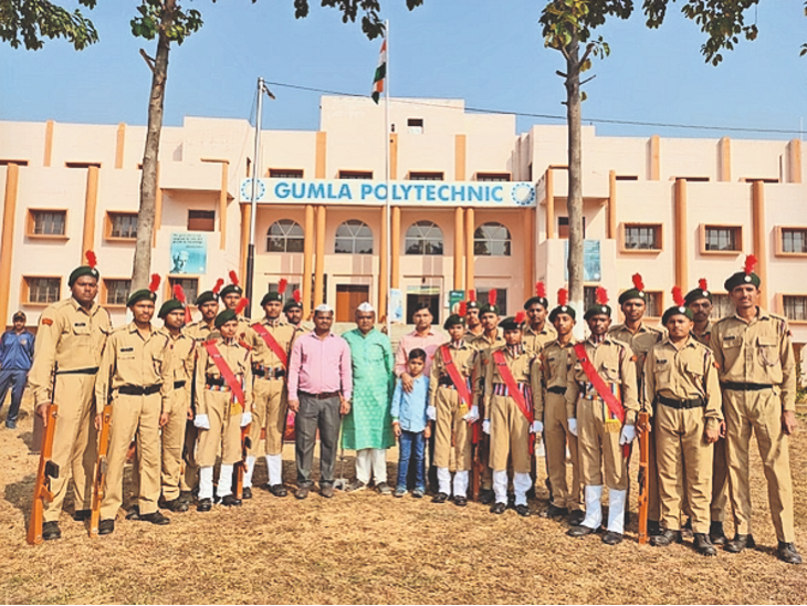 Republic Day and Basant Panchami celebrated with enthusiasm in Gumla ...