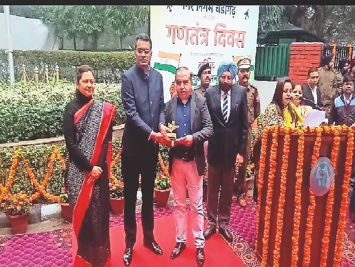 The mayor hoisted the tricolor in MC said - will make a garbage free ...