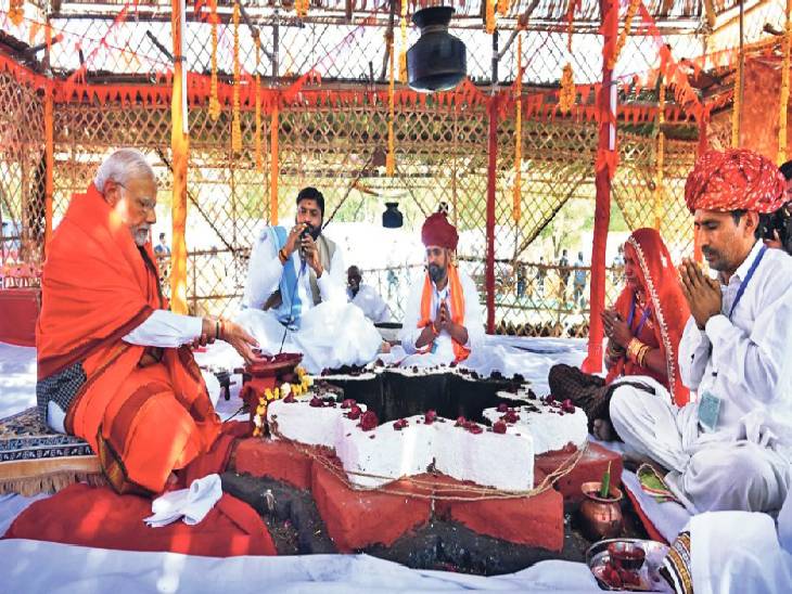 Minister sitting back on Modi's stage, Devnarayan's devotees are given ...