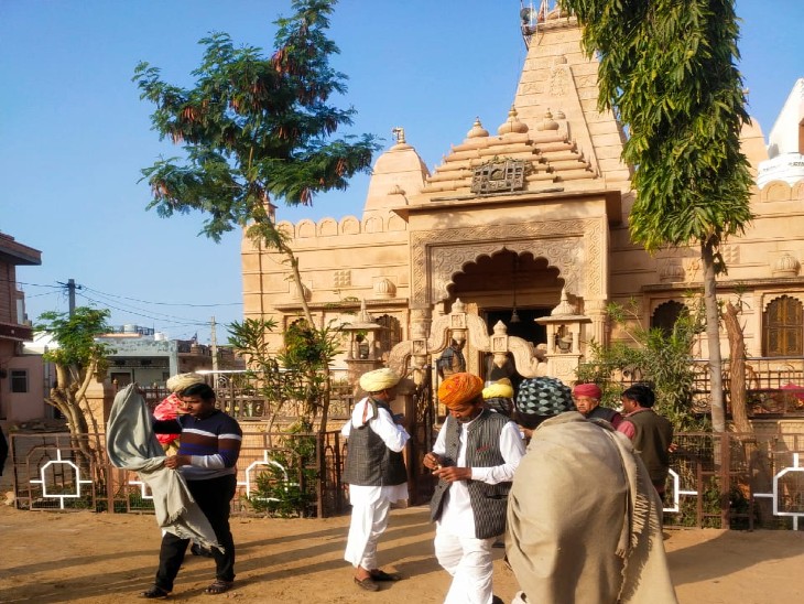 Rajathan Barmer Kalyanpur Thieves Steal In Thakur Jis Temple Late Night Police Engaged In