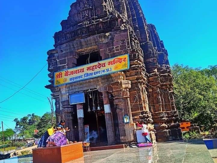 Scene of Kedareshwar Mahadev temple will be made amidst snowy mountains ...