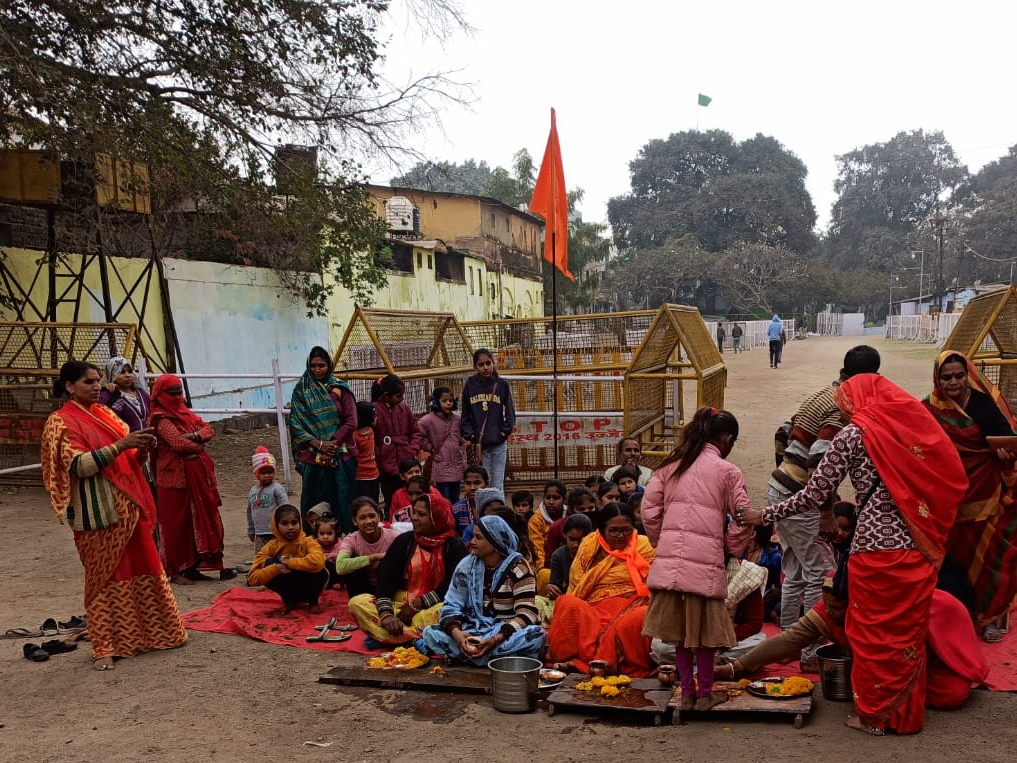 : People of Hindu society reached in large numbers in regular ...