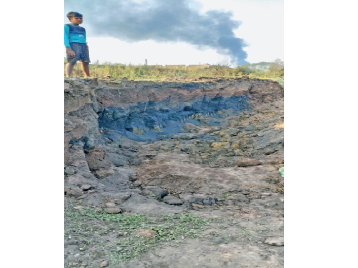 Ashes were being dug out from the ground to make pots, were 7 feet ...