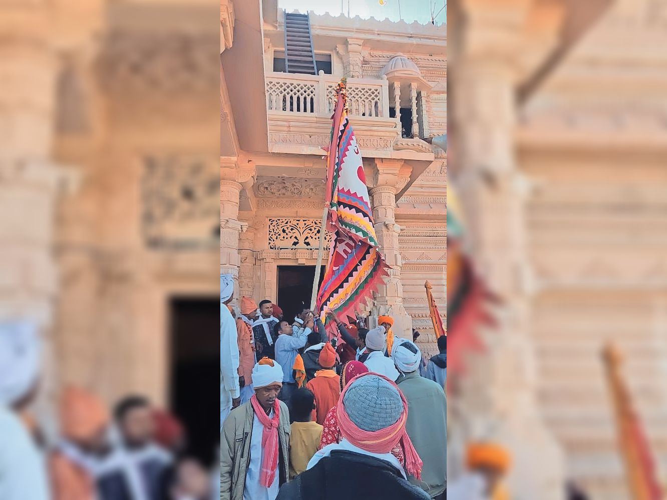Saptarangi flag brought from Sabla climbed Beneshwar Hari temple | माव ...