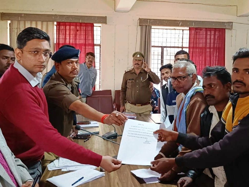 Advocate angry over crop loss due to loose cattle, submitted memorandum ...