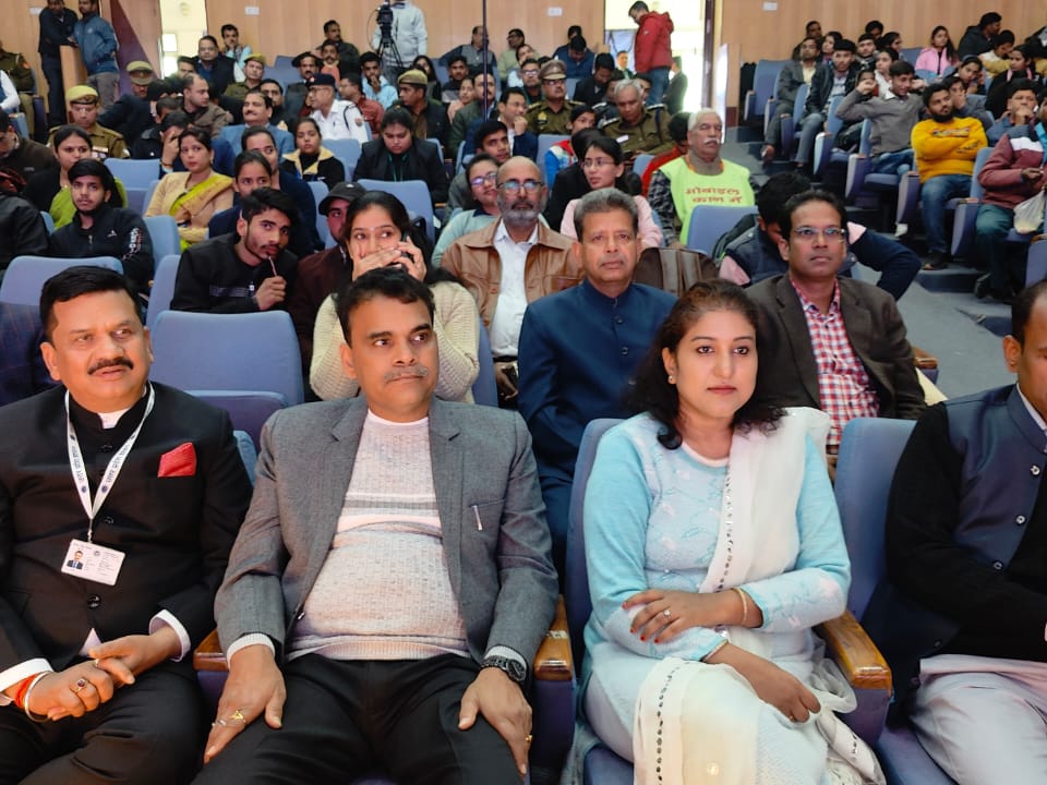 DM and SP were honored in the program organized in Lucknow | मानव ...