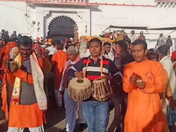 Thousands of devotees gathered at Beneshwar fair on Magh Purnima | माघ ...