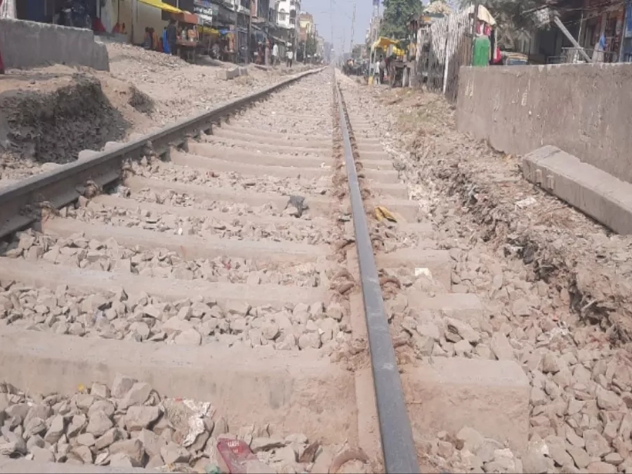 Farmers' lands will be surveyed to connect Tadighat-Mau rail line with ...