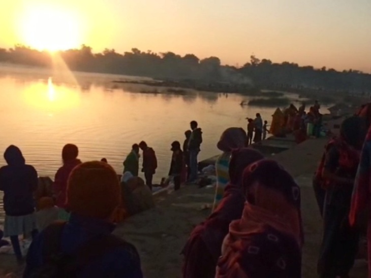 Thousands of devotees gathered at Beneshwar fair on Magh Purnima | माघ ...
