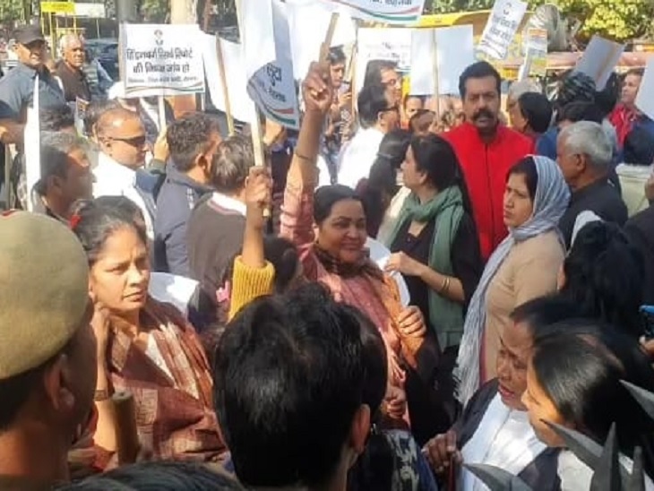 Rohtak News; Congress protest in Rohtak, MLA Bharat Bhushan Batra said ... Rohtak News; Congress protest in Rohtak, MLA Bharat Bhushan Batra said ...