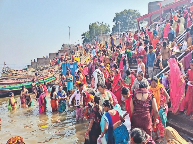 Devotees arrived for Gangasnan at Ramrekha Ghat | माघी पूर्णिमा ...