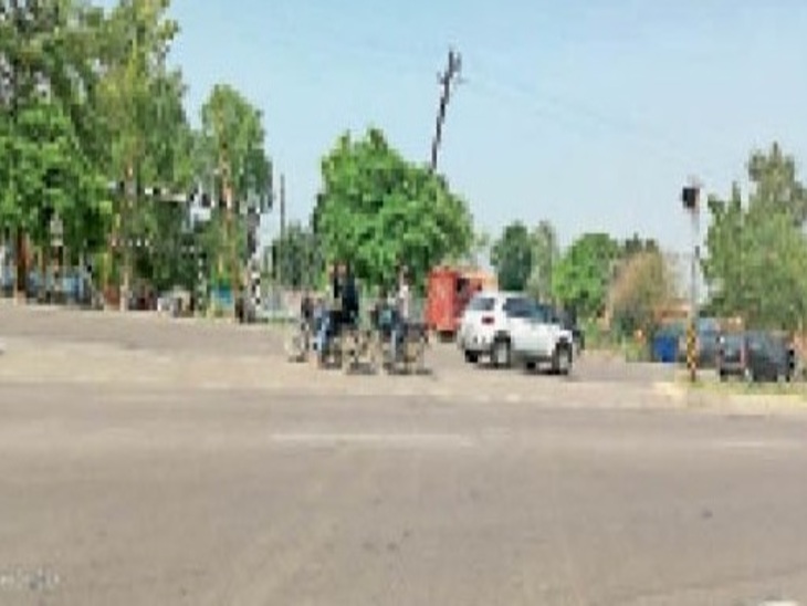 Gate will remain closed for 3 months to make highway underpass in ...