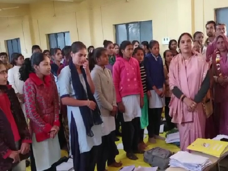 Former MLA Mamta Meena interacted with schoolgirls; foundation stone ...