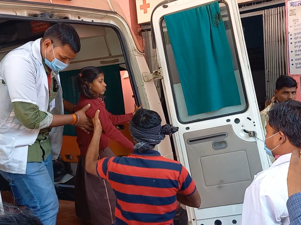 Admitted to the district hospital in Bhadohi; Vomiting and diarrhea ...