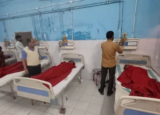 Admitted to the district hospital in Bhadohi; Vomiting and diarrhea ...