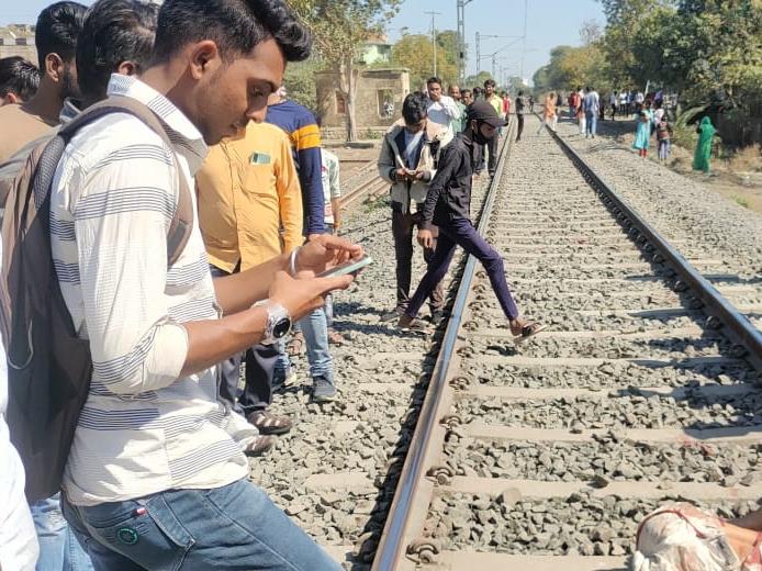 Rajgarh (MP) Train Accident; Youths Died After Cut Off By Kota-Indore ...