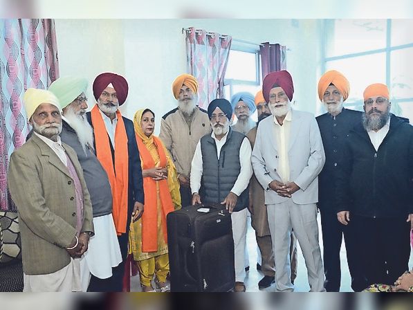 Khalsa Girls Middle School headmistress Narendra Kaur retired ...