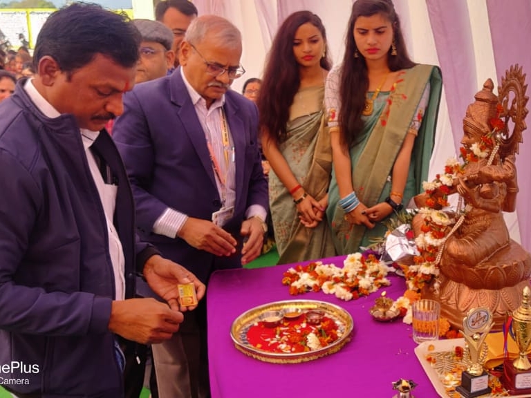 Miss Fraser Suhani Dubey and Miss Farewell Manisha Gothia were | गर्ल्स ...