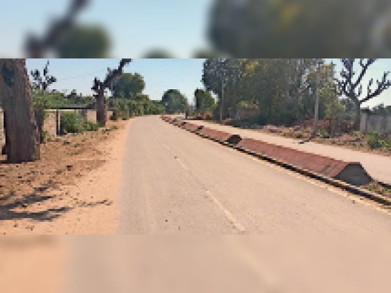 Shivganj-Chandana one-way road will be illuminated, pole, light and ...