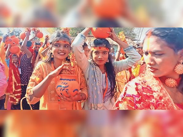 Budhudih resounded with the chants of Jai Shri Ram and the sound of conch shells and drums | नौ ...