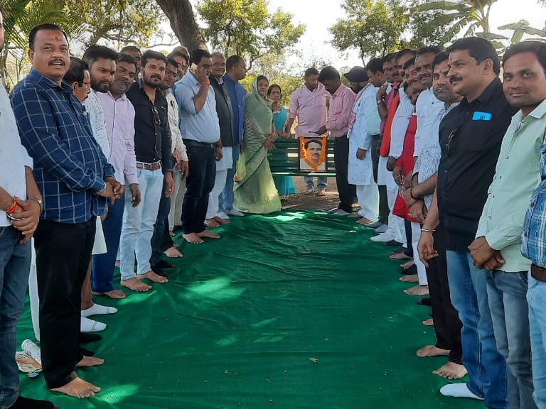 Kannod BJP workers celebrated as dedication day, remembered the father ...