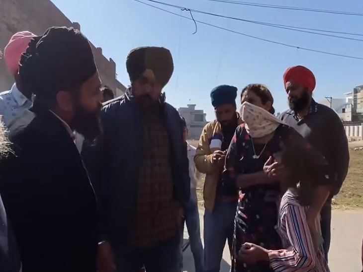 Punjab Moga Women Smuggling Gang run Woman Return Mascot Claim- Sale 3 ...