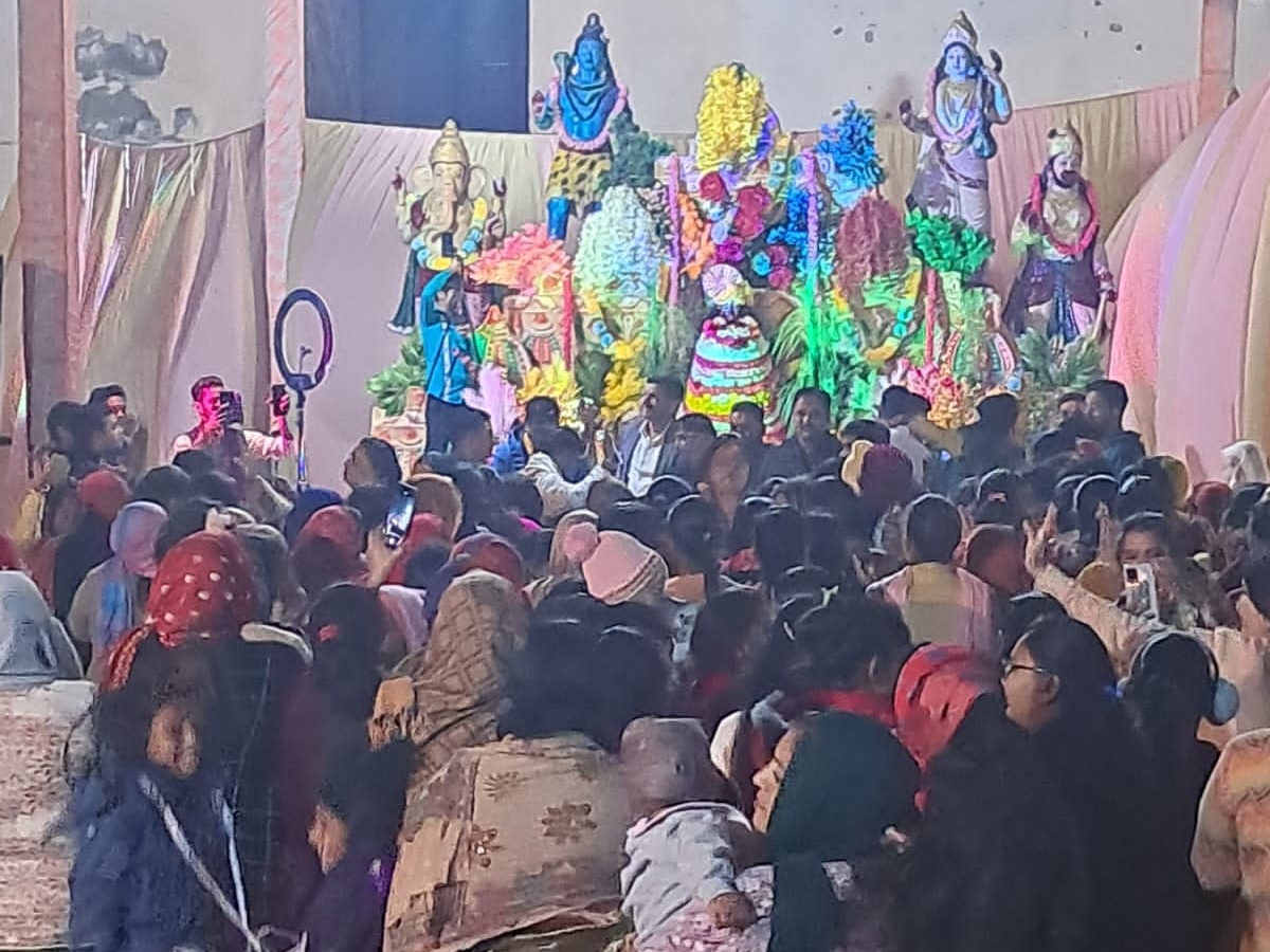 Shri Shyam Fagotsav's stream throughout the night in Avalon Resident ...