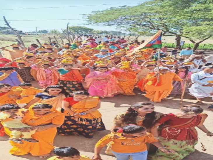 Shrimad Bhagwat Katha started with the journey of 51 Kalashas in ...