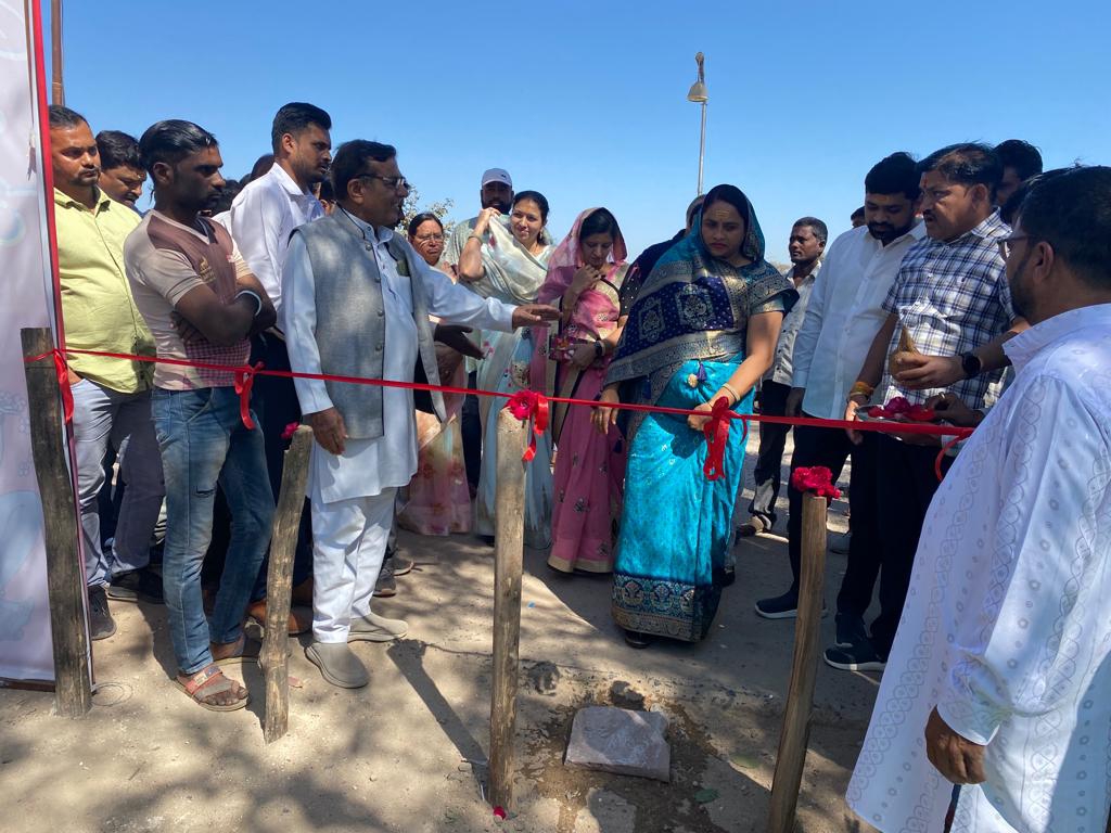 NAPA president and MLA hoisted the flag, devotees worshiped at ...