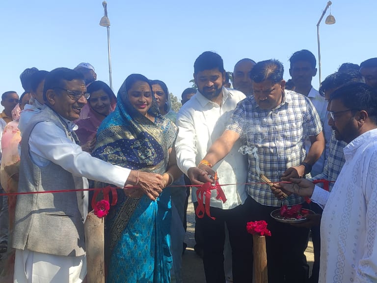 NAPA president and MLA hoisted the flag, devotees worshiped at ...