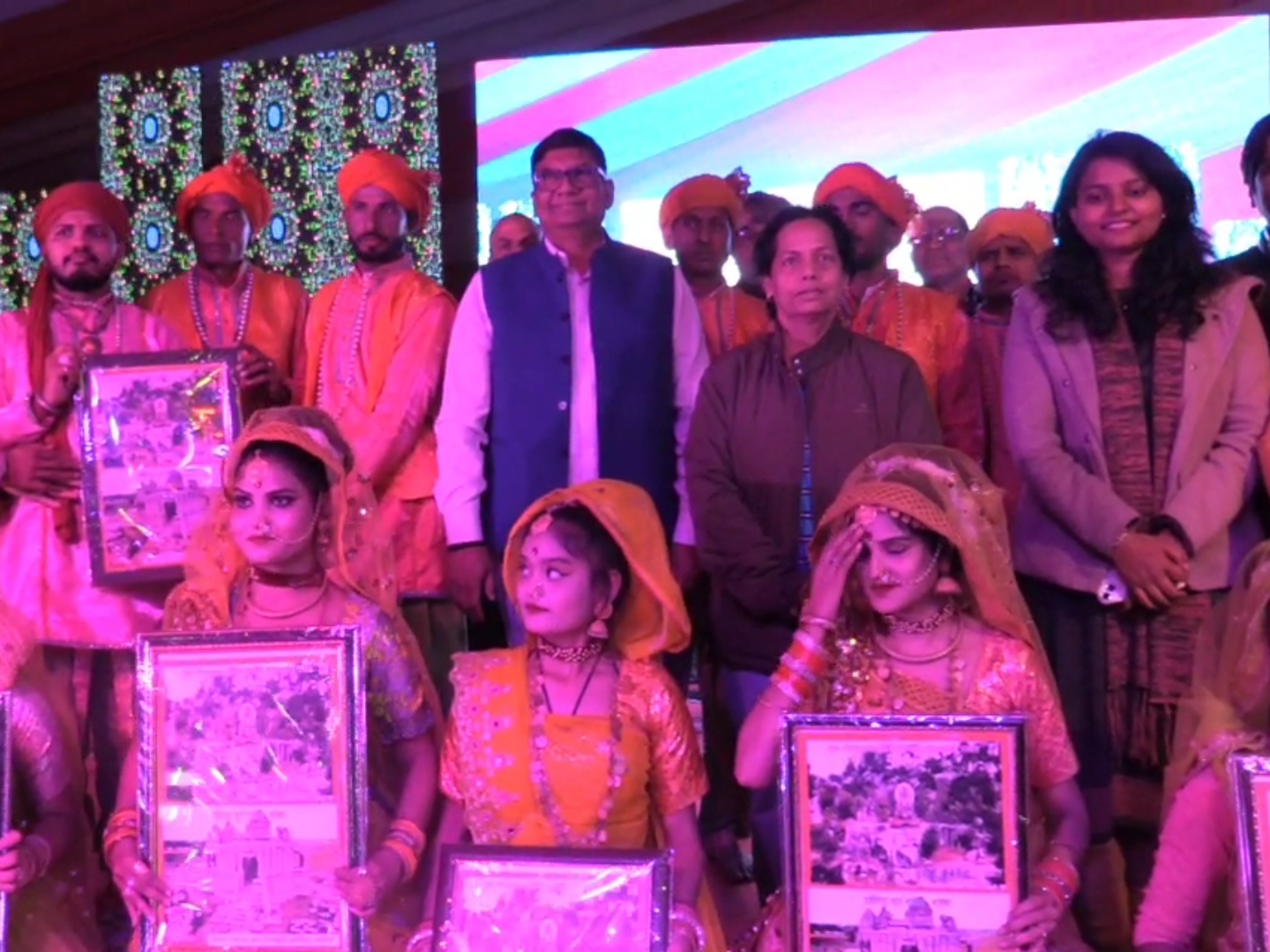 DM rewarded the participants by giving them momento, the presentation ...