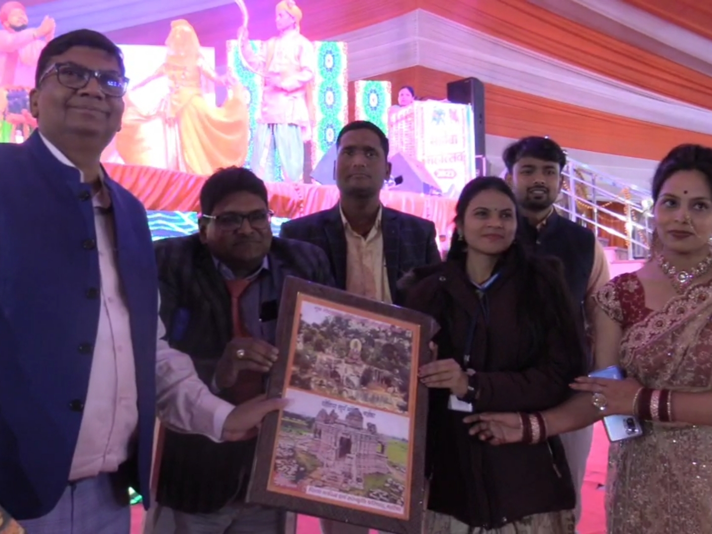 DM rewarded the participants by giving them momento, the presentation ...