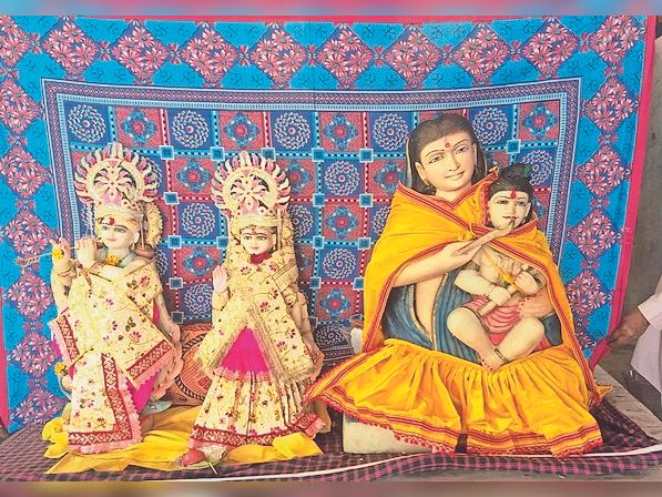 Statue of Maa Karma Devi and Radhakrishna consecrated in Sahu Samaj ...