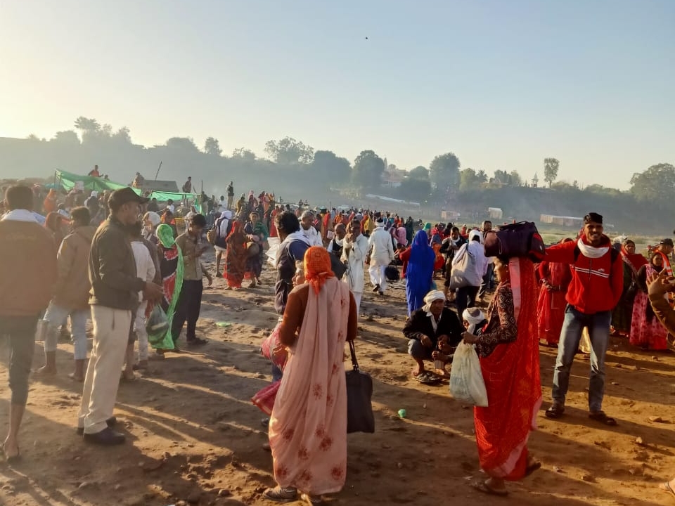 होमगार्ड, एसडीईआरएफ के जवानों ने हजारों श्रद्धालुओं को सुरक्षित कराया ...