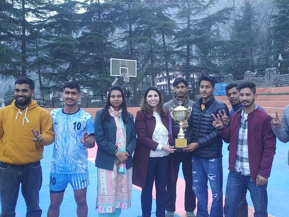 Kullu Dhalpur Ground Sport Competition | SP Sakshi Verma Honored the ...