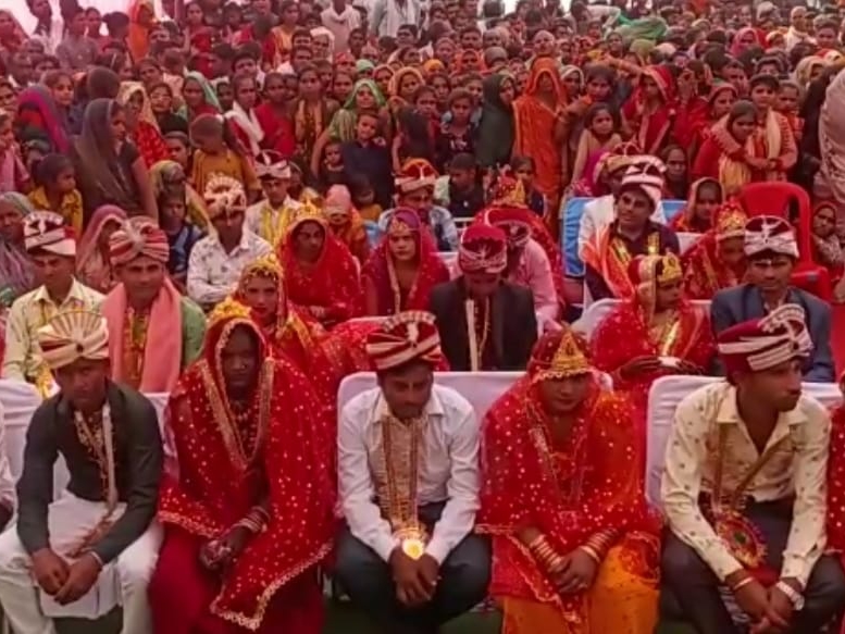 Taking fire as witness, 129 couples took seven rounds, Maulvi taught ...