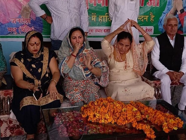 Kaithal- Balu village, INLD padyatra, Sunaina Chautala, workers meeting ...