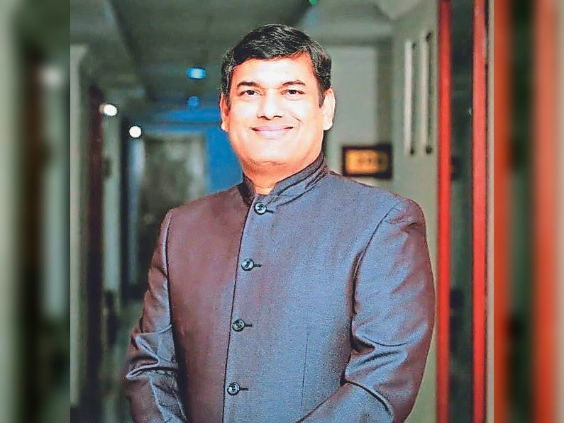 Jharkhand's IAS officer Dr. Manish Ranjan's book Indian art and culture ...