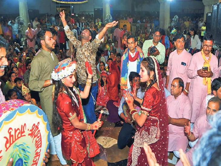 composition tableau; Scenes of Vasudev walking Gokul and Krishna ...