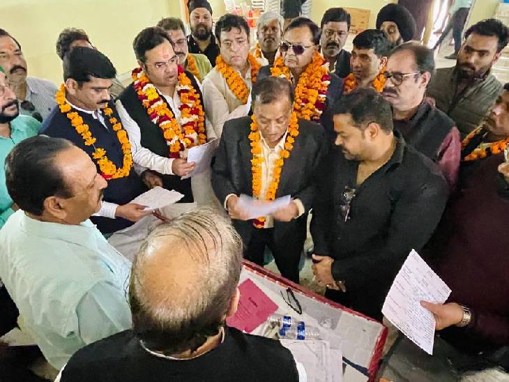 Amarnath Mishra President, Pawan Manocha Senior General Secretary and ...