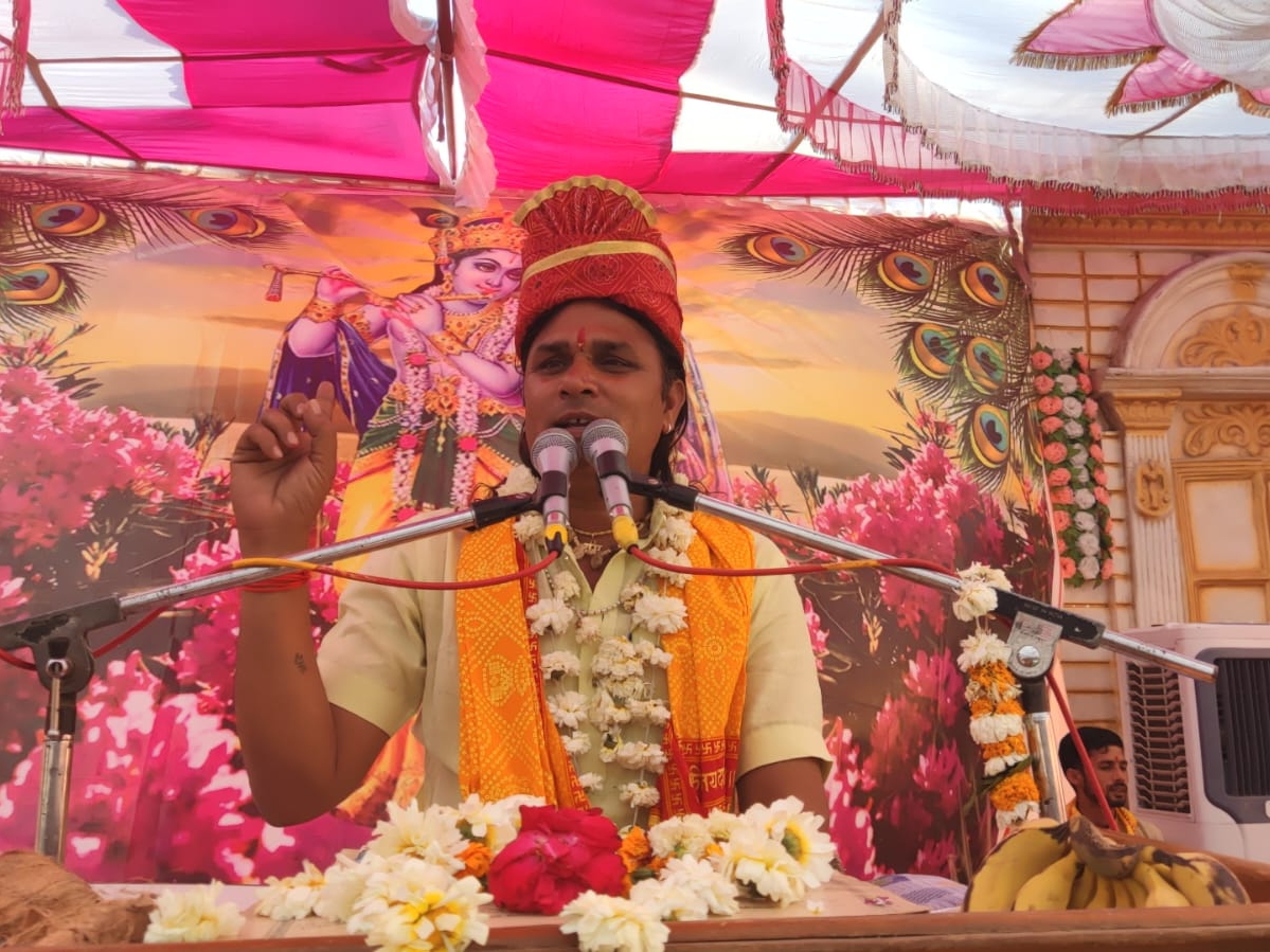 Devotees were mesmerized by listening to the description of Shri ...